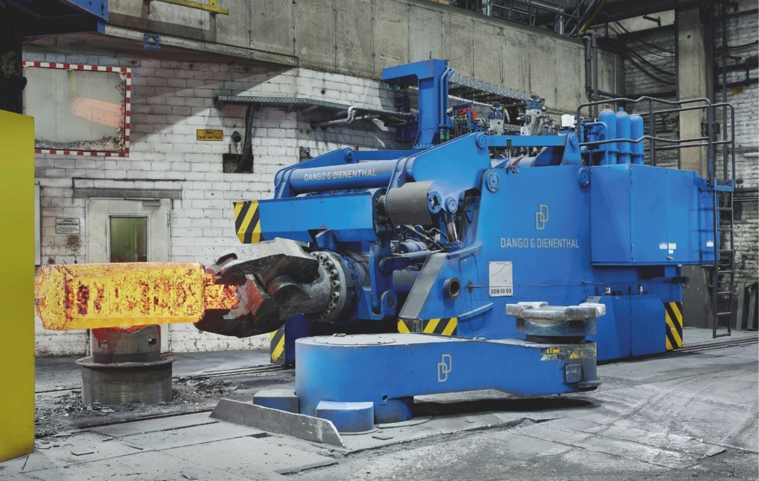 Rail-Bound Forging Manipulators | Dango & Dienenthal